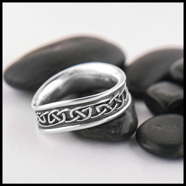 Manánn Ring | Walker Metalsmiths